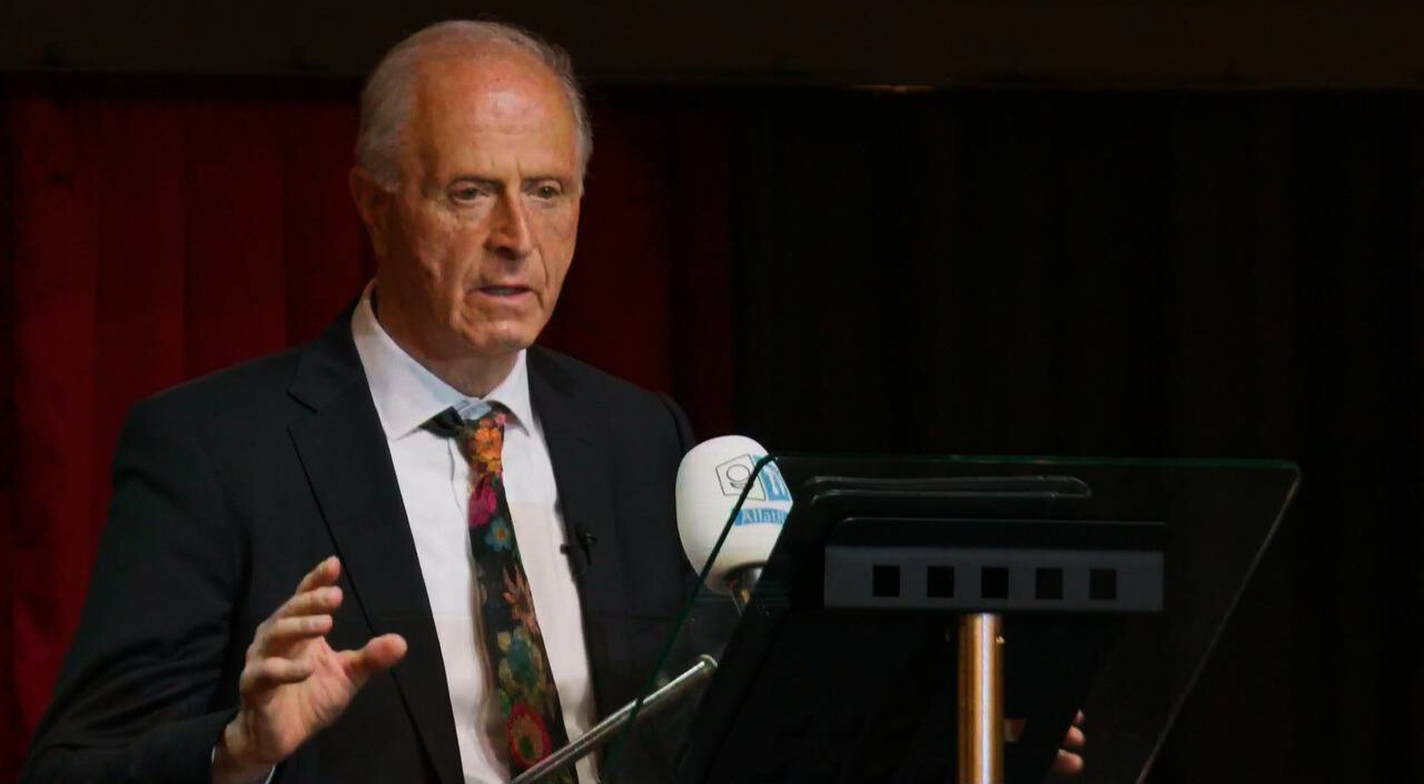 Experts on Democracy and Climate: Visit of a U.S. Intelligence Expert ...